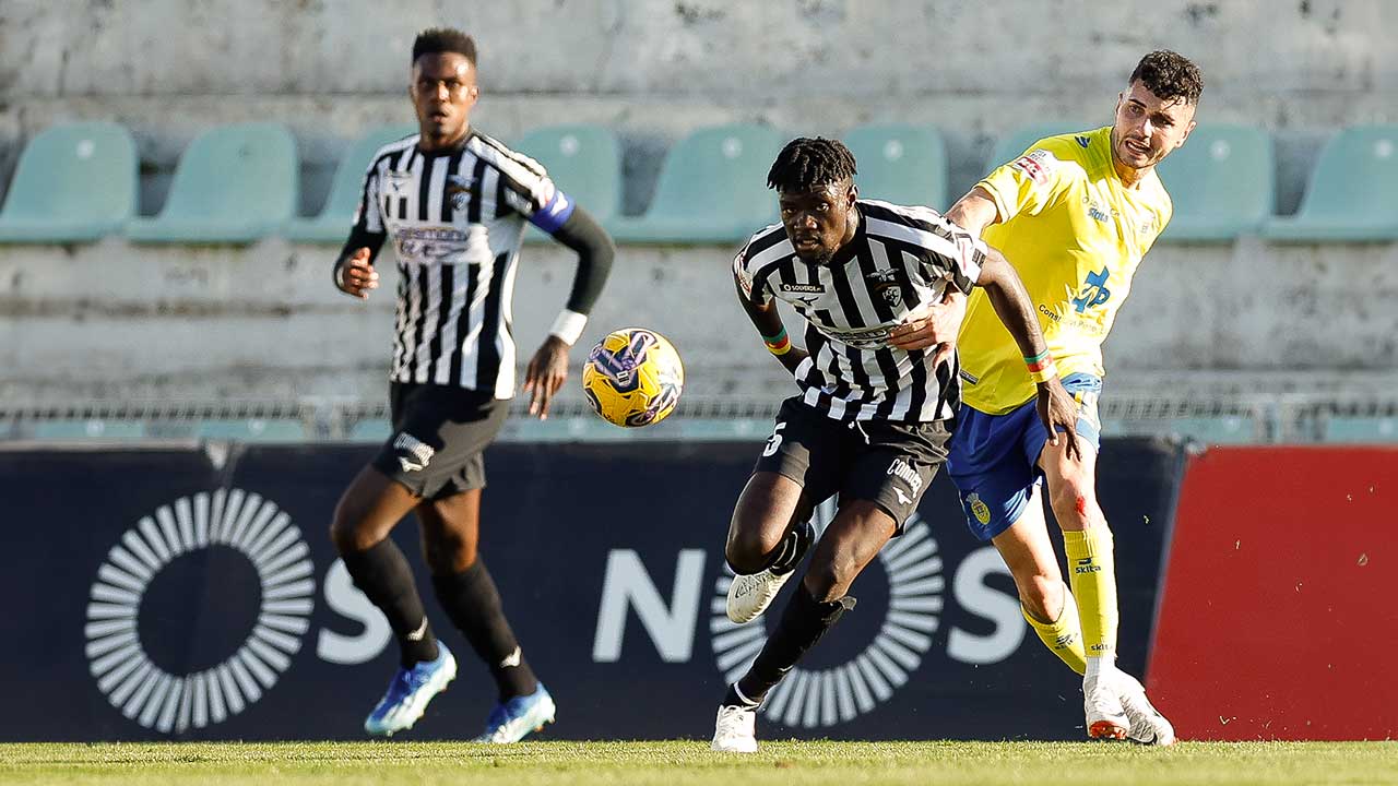 Arouca vence Portimonense e sobe provisoriamente a sétimo da I Liga